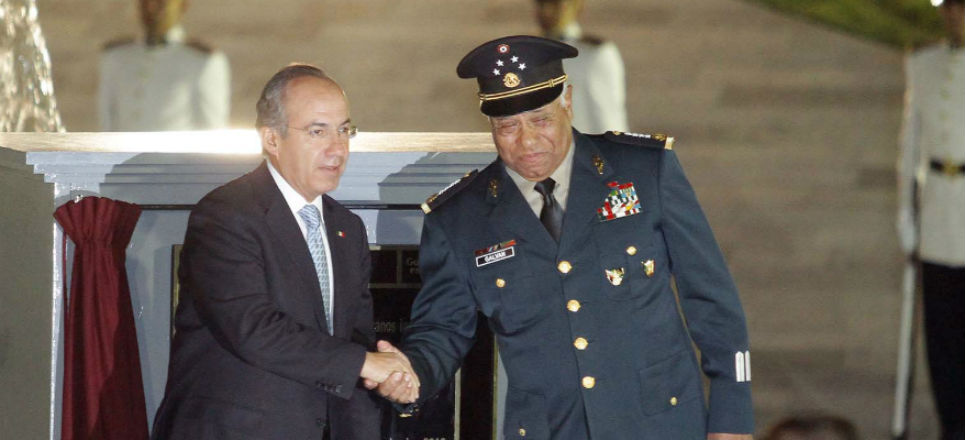 Inaugura FCH monumento a los soldados abatidos por la lucha antinarco ...