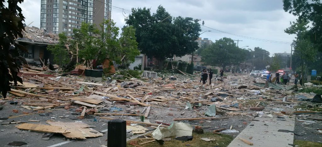 Explosión en zona residencial de Canadá; al menos 1 muerto | Aristegui ...