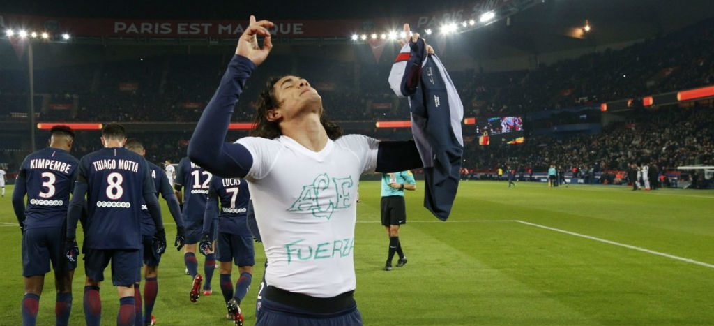 Edson Cavani dedica su gol 100 con el PSG al Chapecoense...¡y lo ...