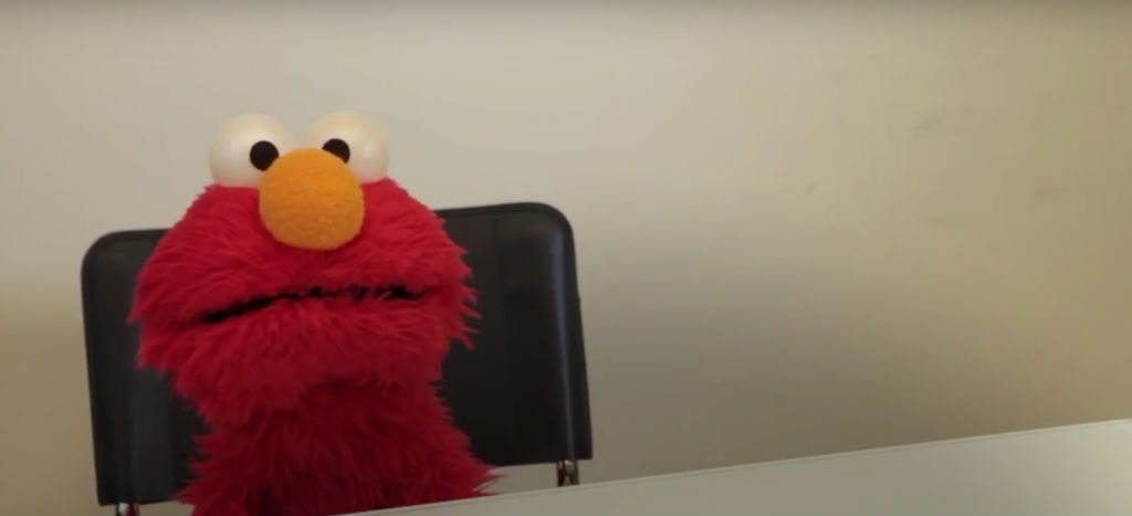 Elmo se queda sin trabajo por Donald Trump (Video) | Aristegui Noticias