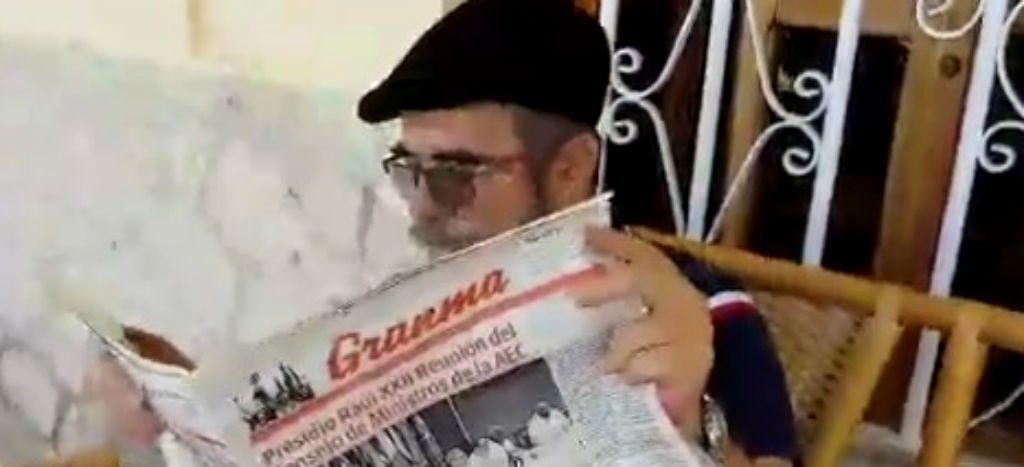 Reaparece "Timochenko" leyendo Granma (Video) | Aristegui Noticias