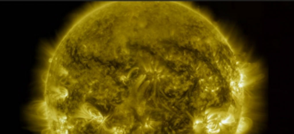 Observan por primera vez la erupción masiva de una estrella | Aristegui ...