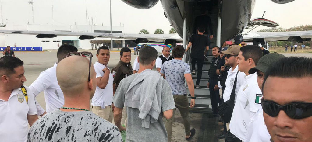 Retorna Migración a 93 cubanos a su país de origen | Aristegui Noticias