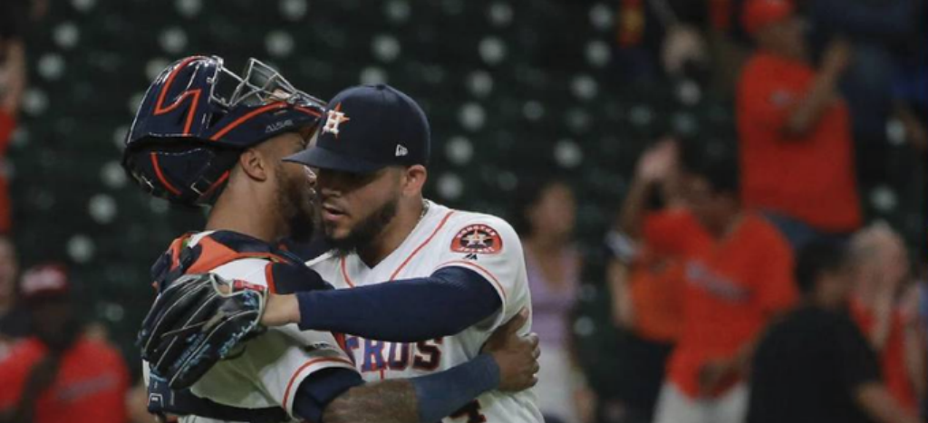 MLB: Llega Roberto Osuna a 31 salvamentos con Houston | Video ...