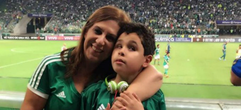 Recibe Silvia Grecco el premio The Best a la mejor fan (mamá) del año ...