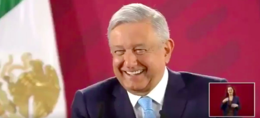 Así se rió AMLO de los memes sobre rifa del avión presidencial (Video ...