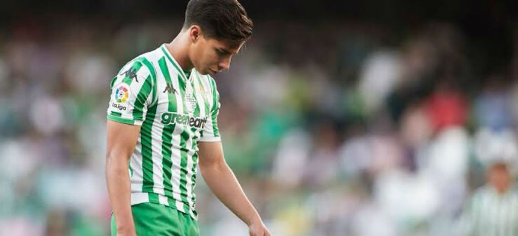 Operan de emergencia a Diego Lainez por apendicitis | Video | Aristegui ...