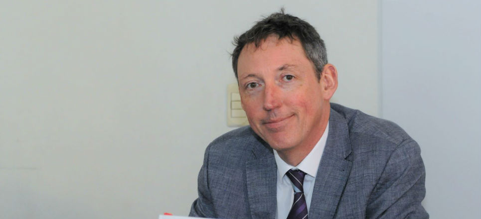 El historiador británico Will Fowler saca del olvido la Guerra de Tres ...