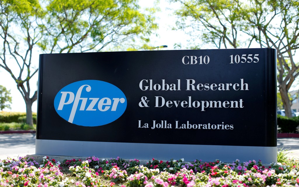 EU pagará a Pfizer 1,950 mdd para que produzca 100 millones de dosis de ...