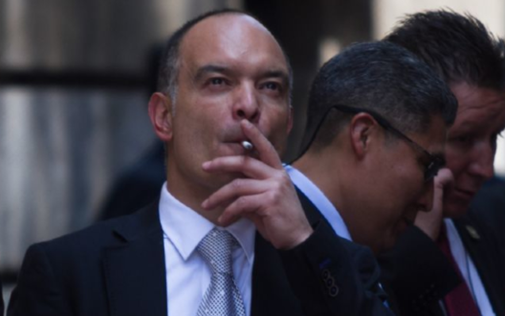 El patrimonio no declarado de Serna: la tarjeta de un contratista y el ...