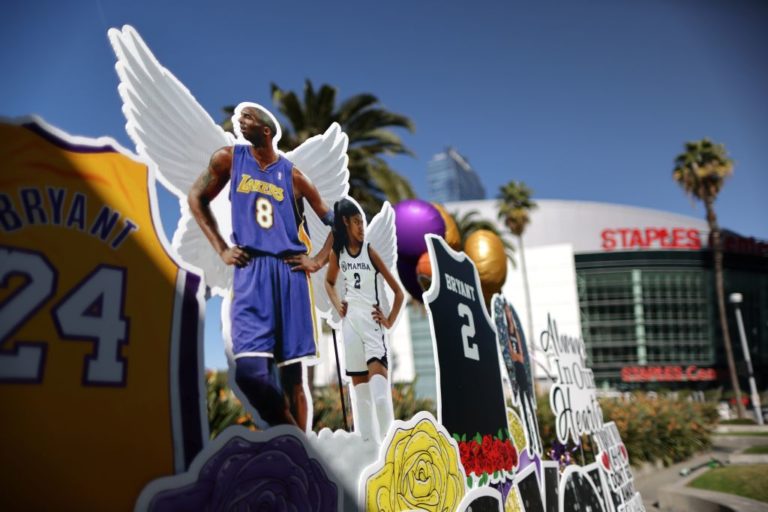 Nba Los Ángeles Conmemora El Primer Aniversario De La Muerte De Kobe