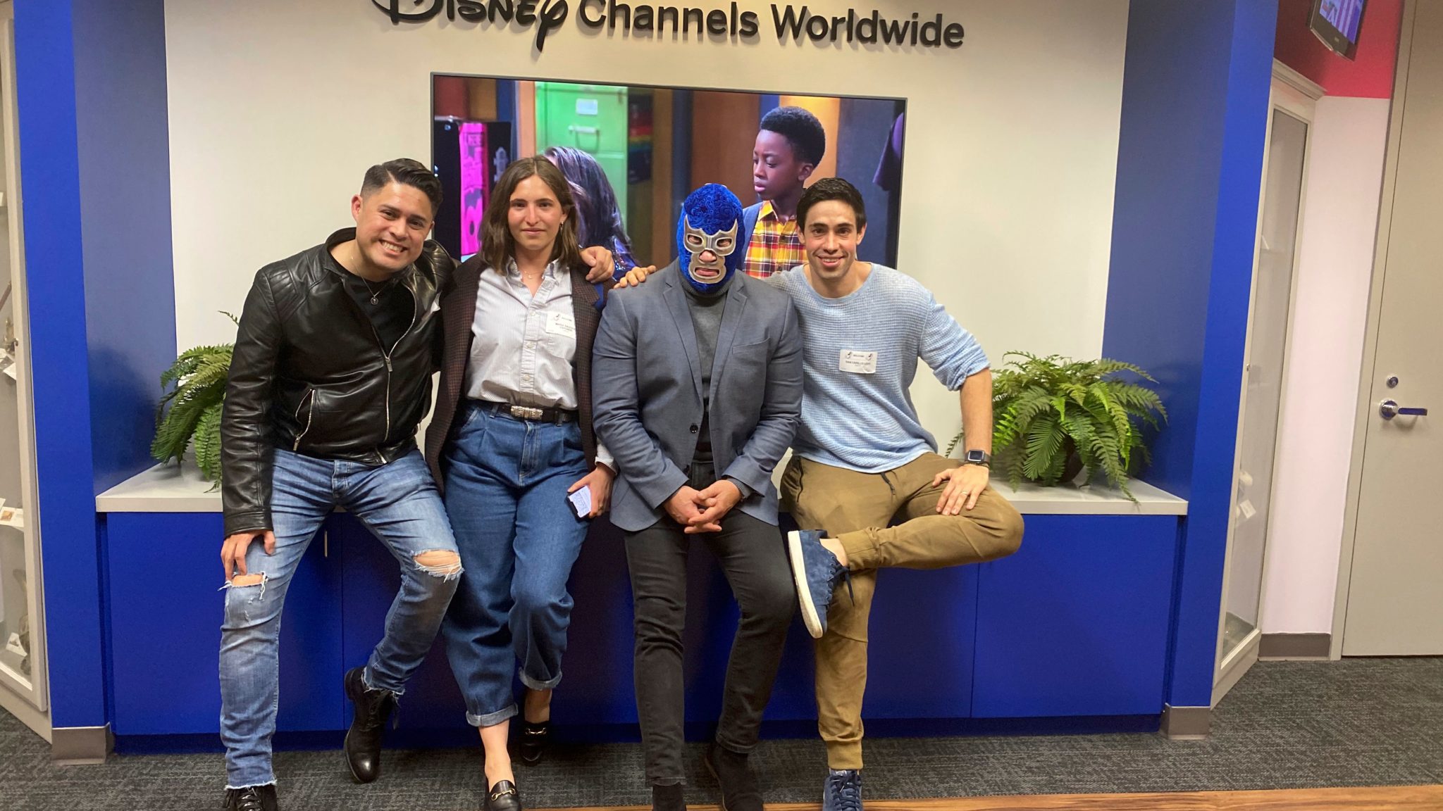 Ultra Violet y Blue Demon, la nueva apuesta de Disney por la ...