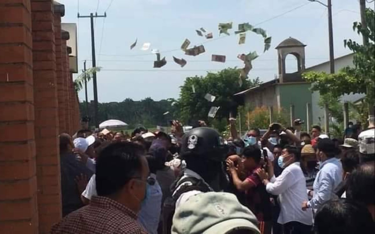 Sorprenden a presuntos 'mapaches' y vuela dinero en Tuxtepec, Oaxaca ...