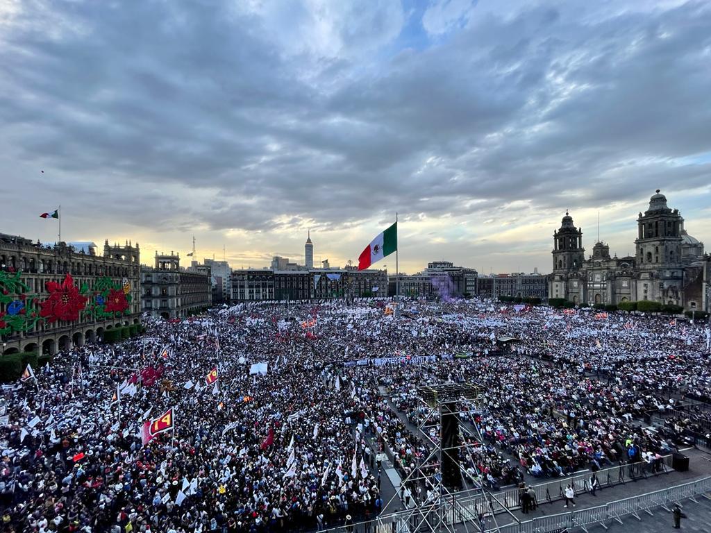 AMLO presume logros y remacha sus fundamentos políticos frente a 250 ...