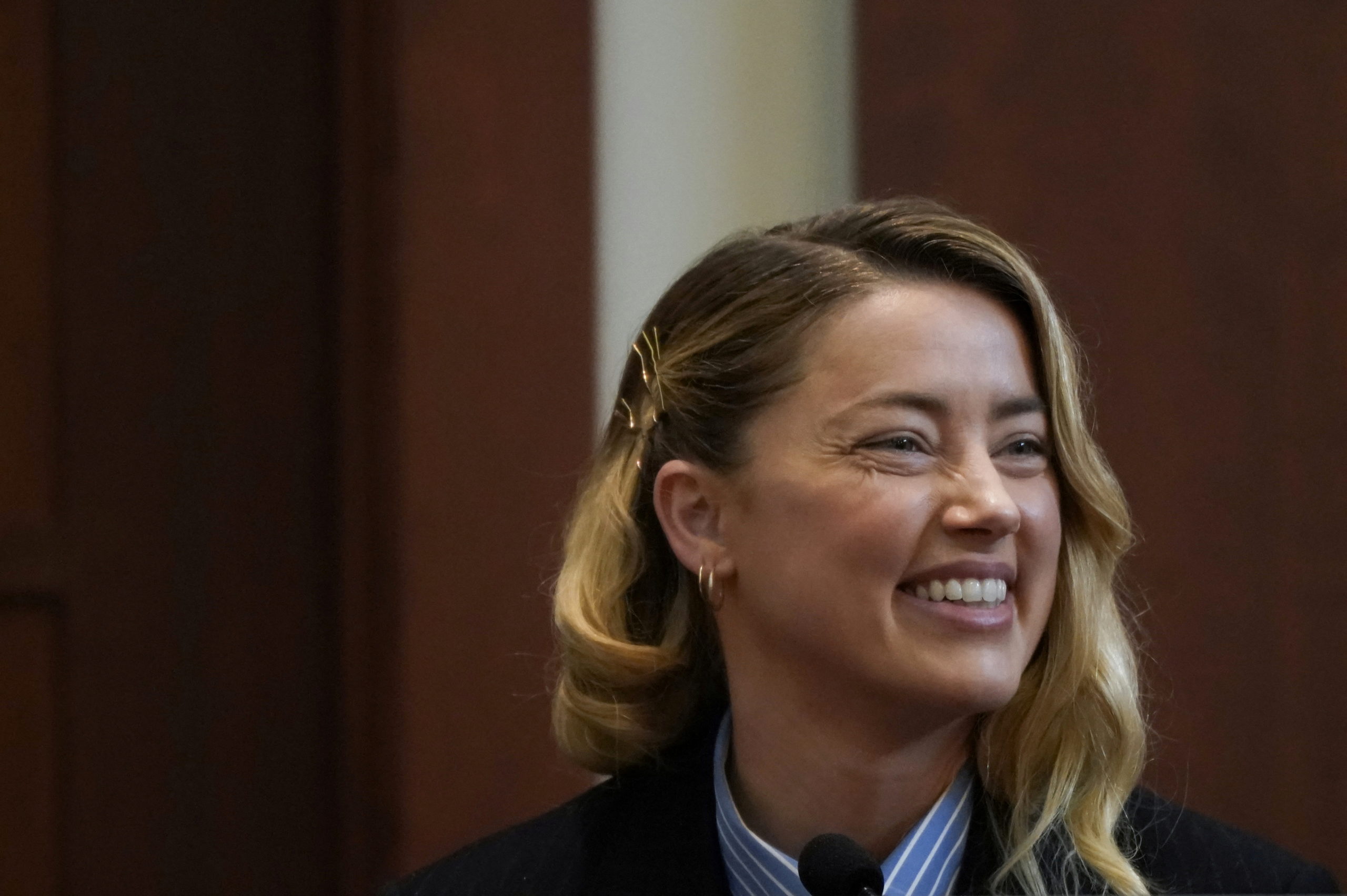 Creí Que Bromeaba Y Me Abofeteó En La Cara Amber Heard Testifica Que Johnny Depp La Golpeó