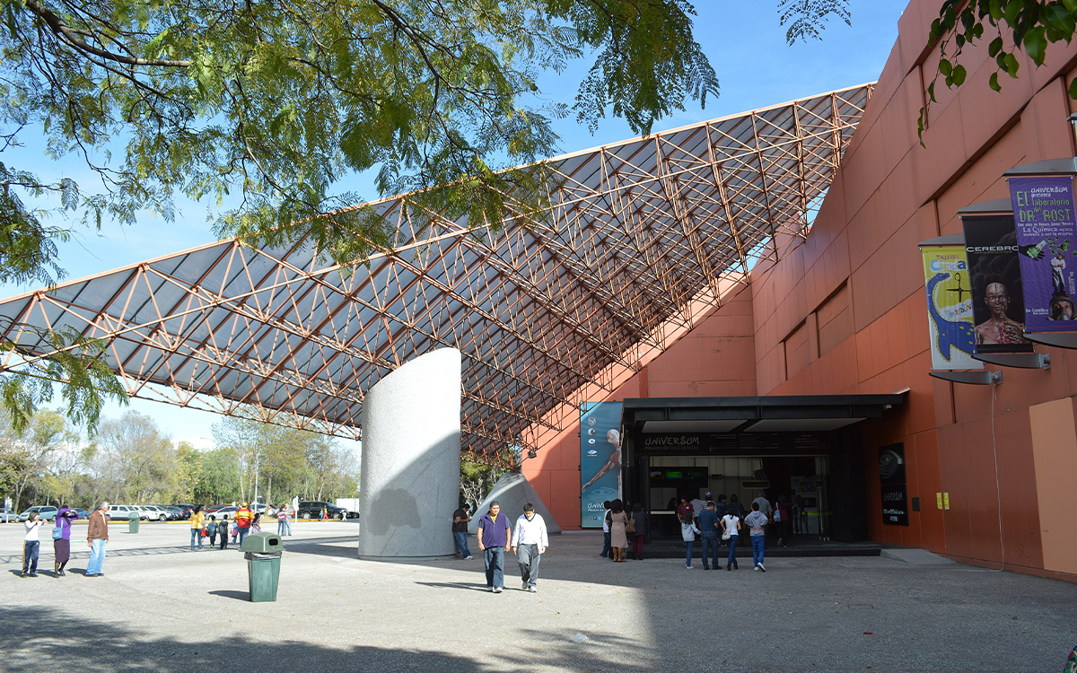 Universum celebra sus 30 años con nuevo horario y exposición ...