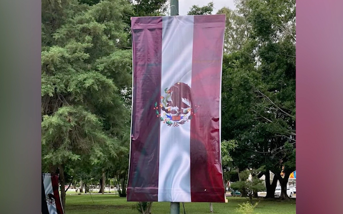 Colocan en Nayarit pendones de bandera con color guinda de Morena ...
