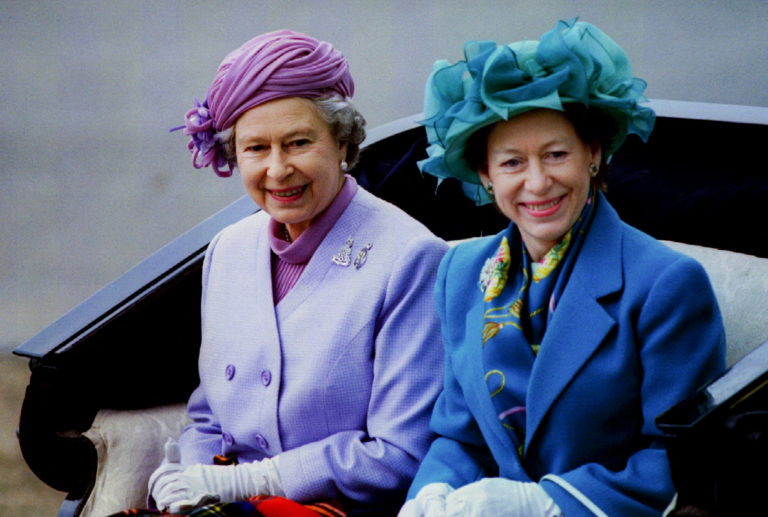La reina Isabel II, un ícono de la moda | Galería | Aristegui Noticias