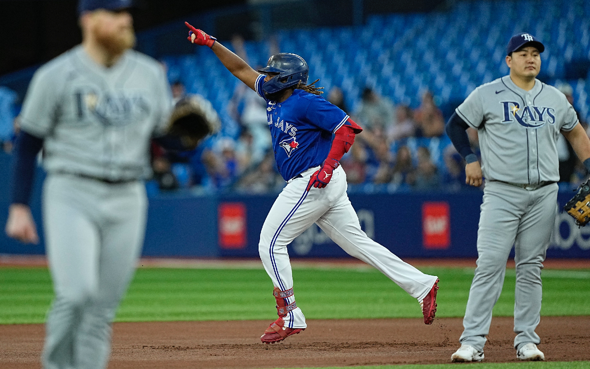 MLB: Vladimir Guerrero Jr. llega a 100 cuadrangulares con sólo 23 años | Video | Aristegui Noticias