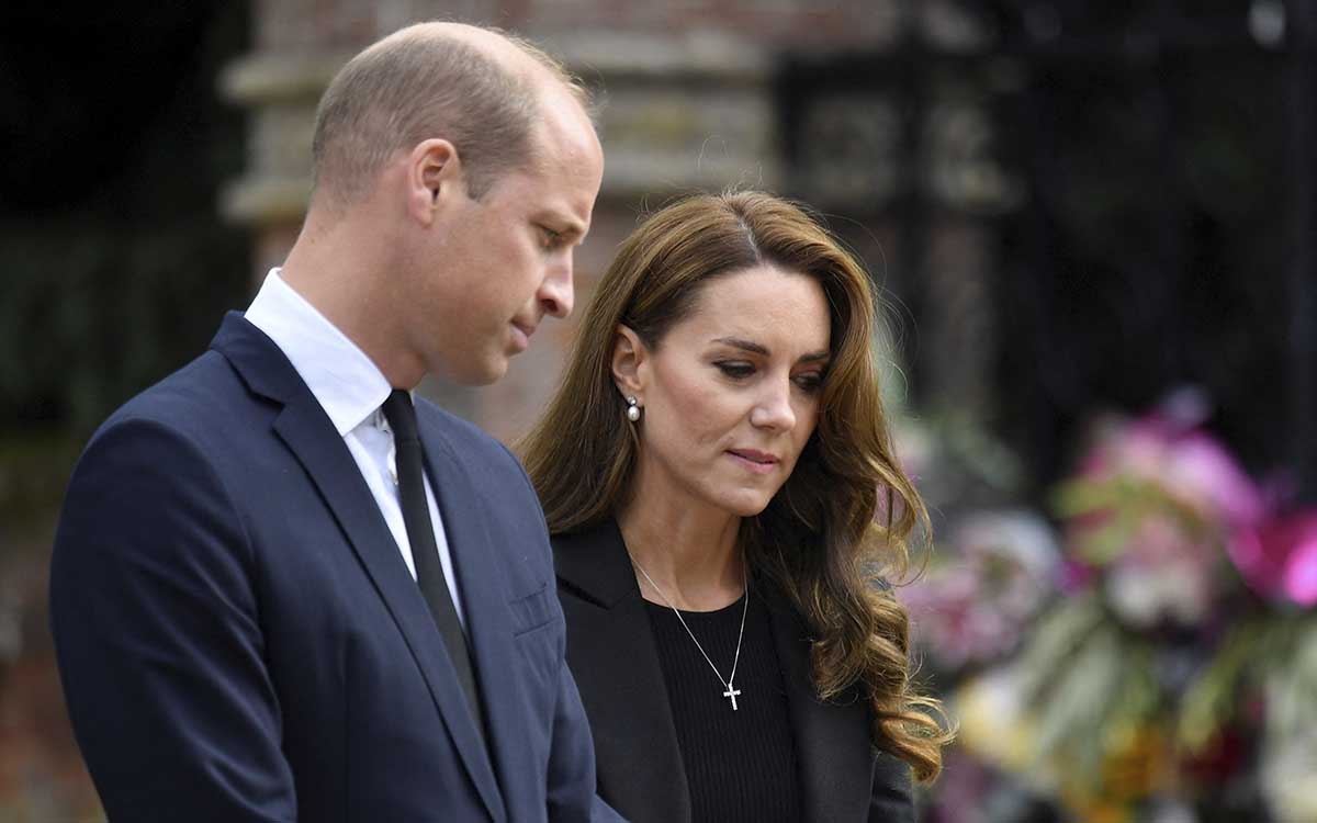 William y Kate platican y se hacen 'selfies' con los visitantes a la ...