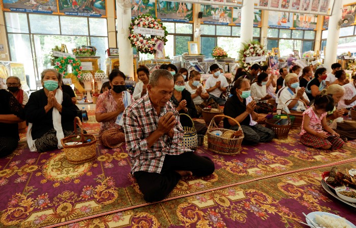 Tailandia de luto: Cientos se reúnen a honrar la vida de los niños ...