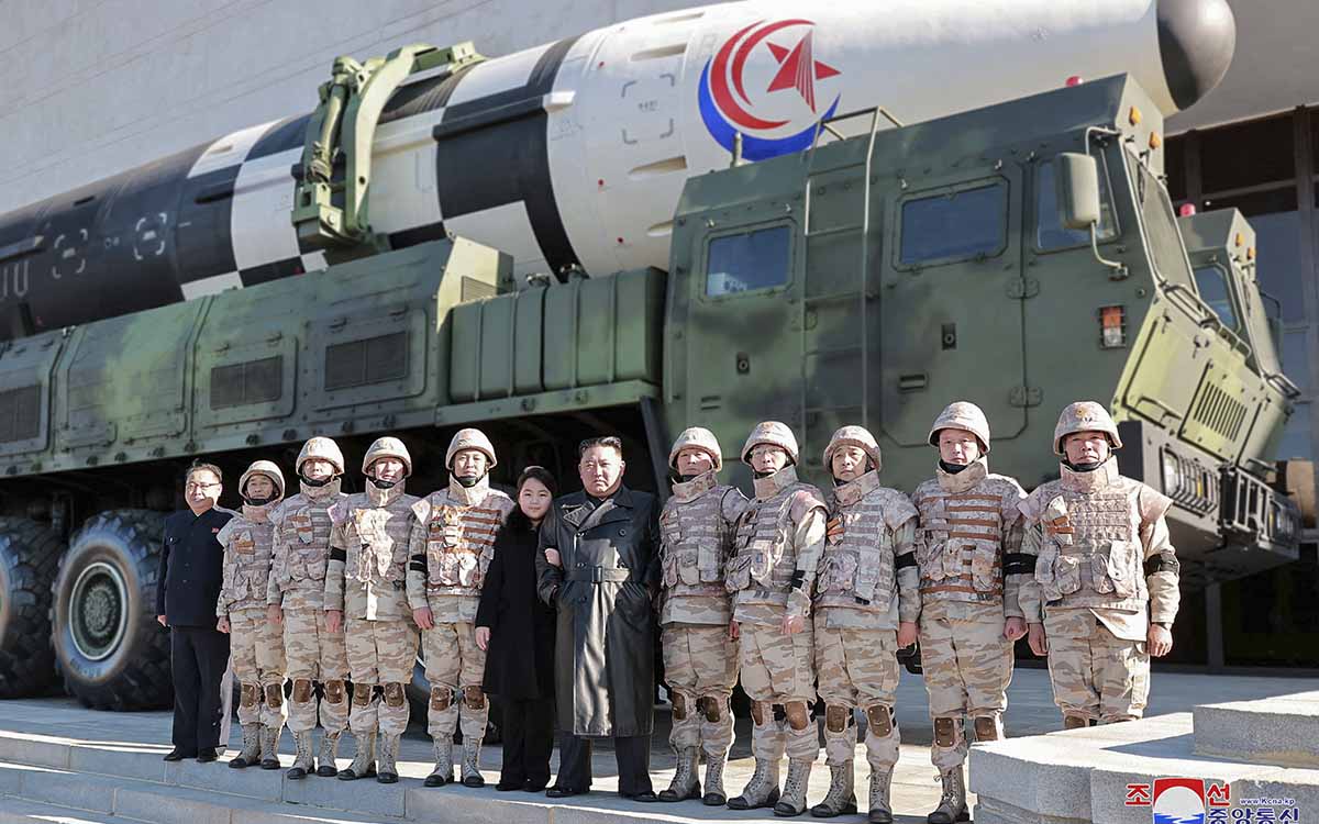 Kim Jong Un asegura que su objetivo es tener 'la fuerza nuclear más ...