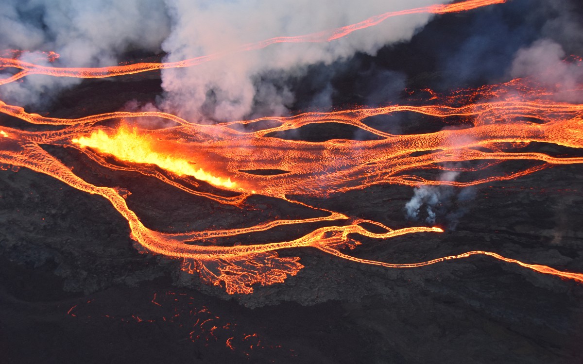 Hawái | La erupción en imágenes de Mauna Loa, el mayor volcán activo ...