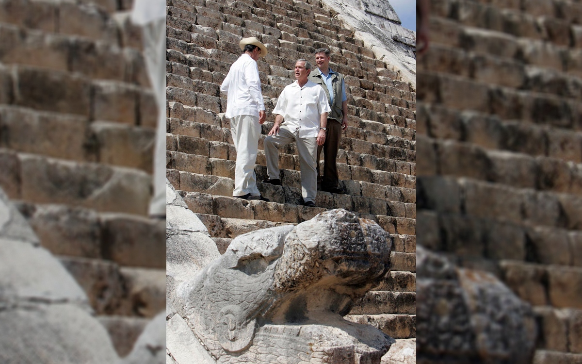 Polémica en Chichen Itzá: Thalía, JLo, Fox y Bush también han posado en ...