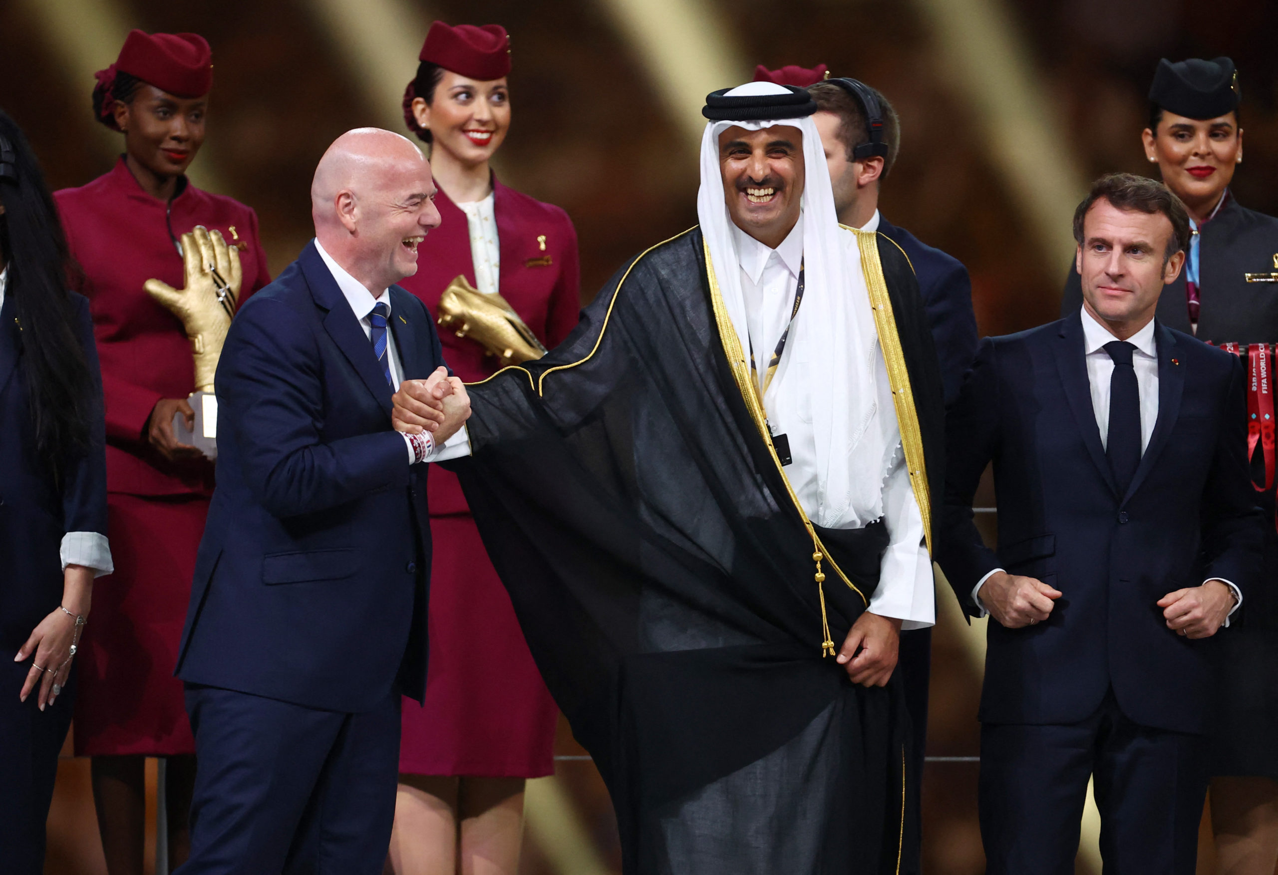 Qatar 2022: Presidente Macron consuela a los jugadores franceses tras ...