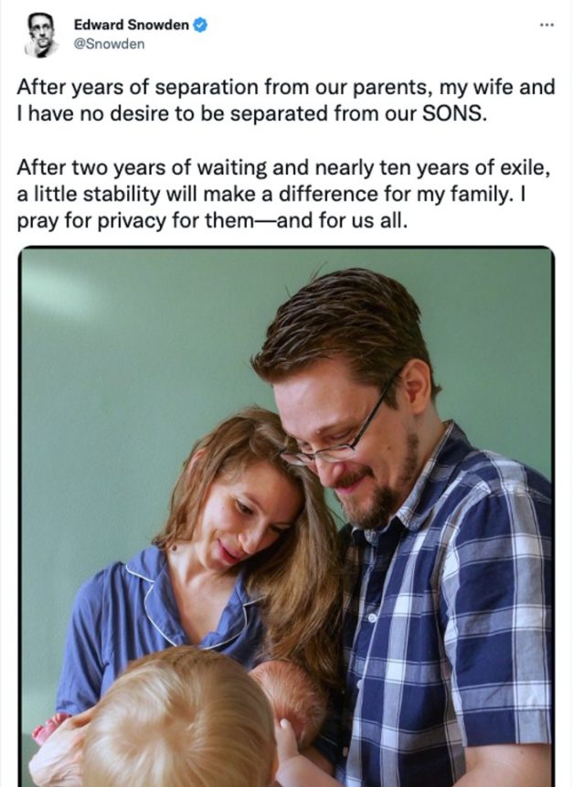 Snowden jura lealtad a Rusia y recibe pasaporte | Aristegui Noticias