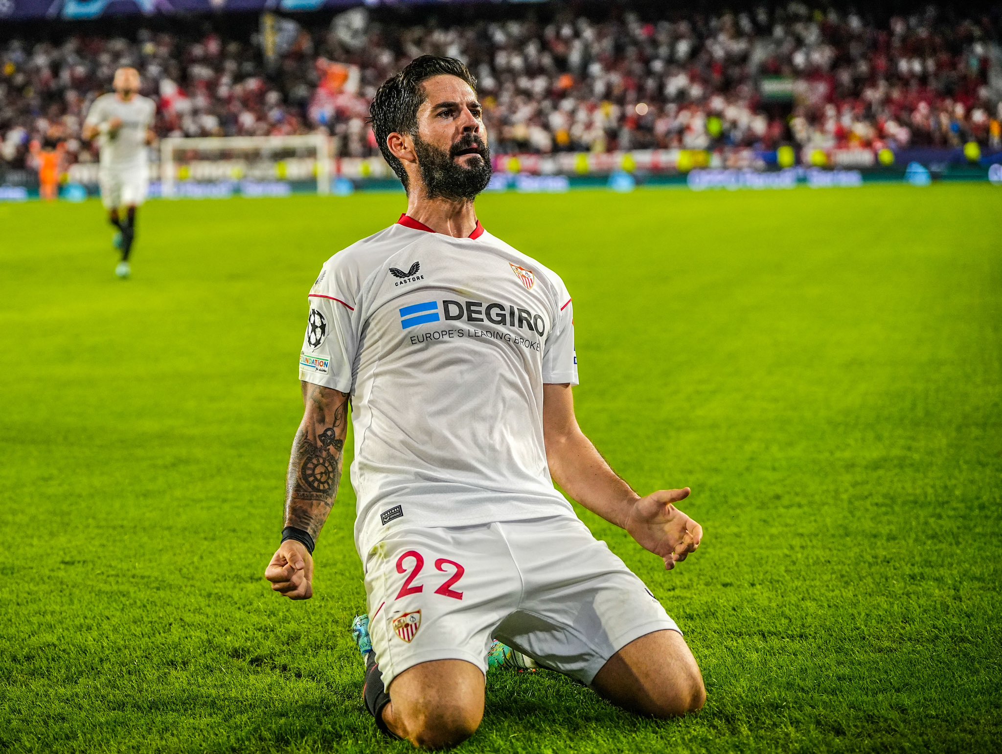 Sevilla pone fin al contrato de Isco | Tuit | Aristegui Noticias