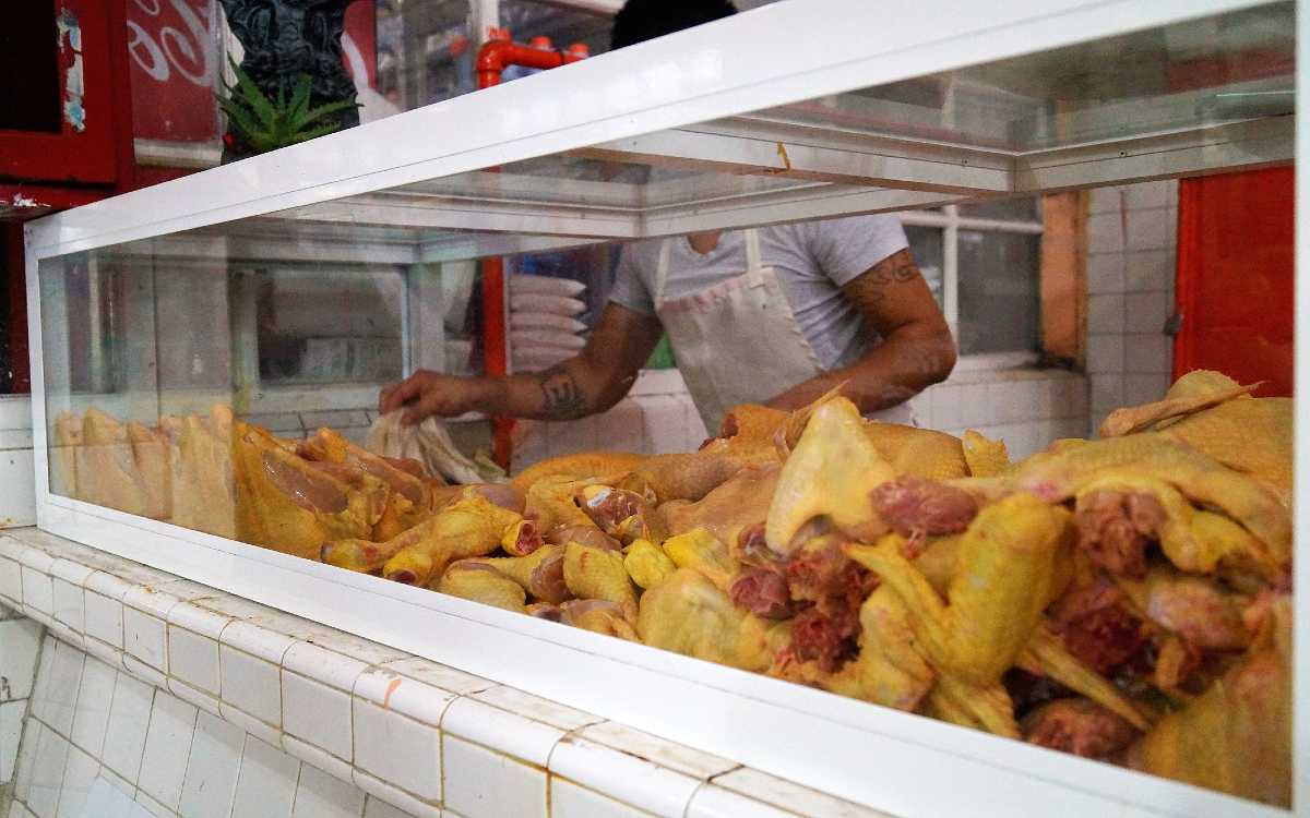 Incrementa el precio del pollo en distintos estados de México | Aristegui Noticias