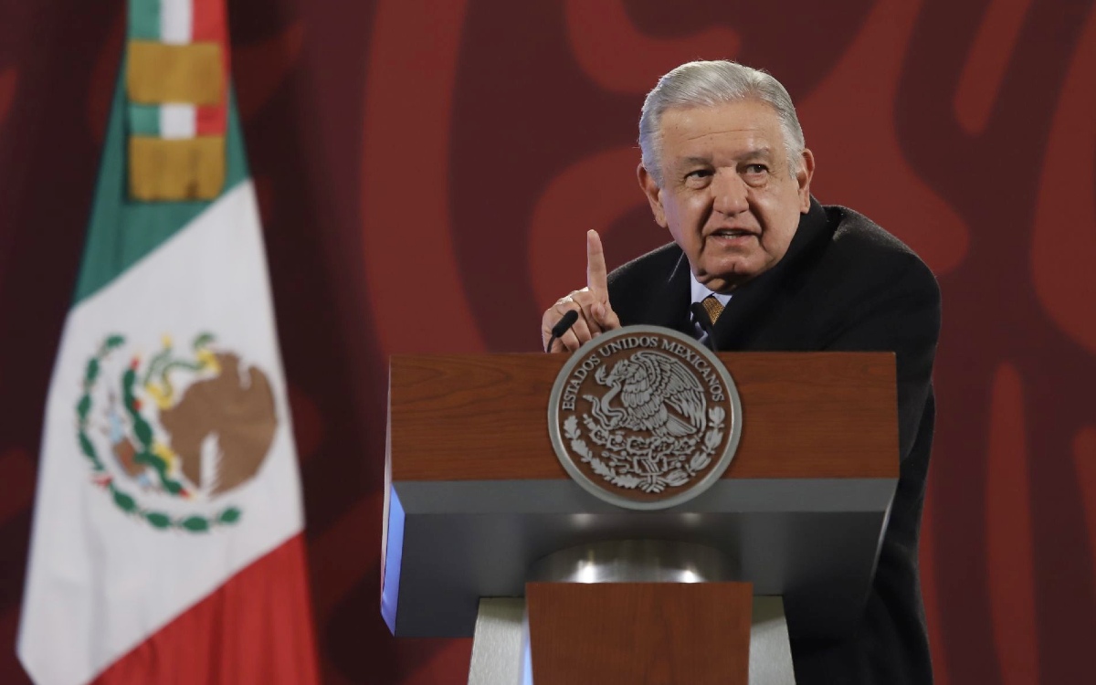 AMLO defiende a Yasmín Esquivel y ataca a Alfredo Gutiérrez previo a ...