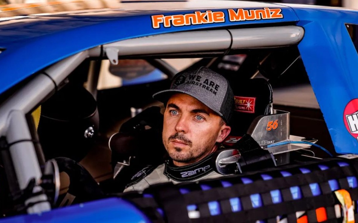 Frankie Muniz, de 'Malcolm el de en medio', correrá en NASCAR | Video ... Frankie Muniz, de 'Malcolm el de en medio', correrá en NASCAR | Video ...