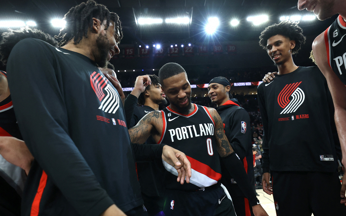 NBA: Lillard anota 60 puntos y se une a Jordan en exclusivo grupo | Video | Aristegui Noticias