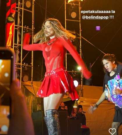 Fan se abalanzó sobre Belinda y la lastimó en la espalda | Video ...