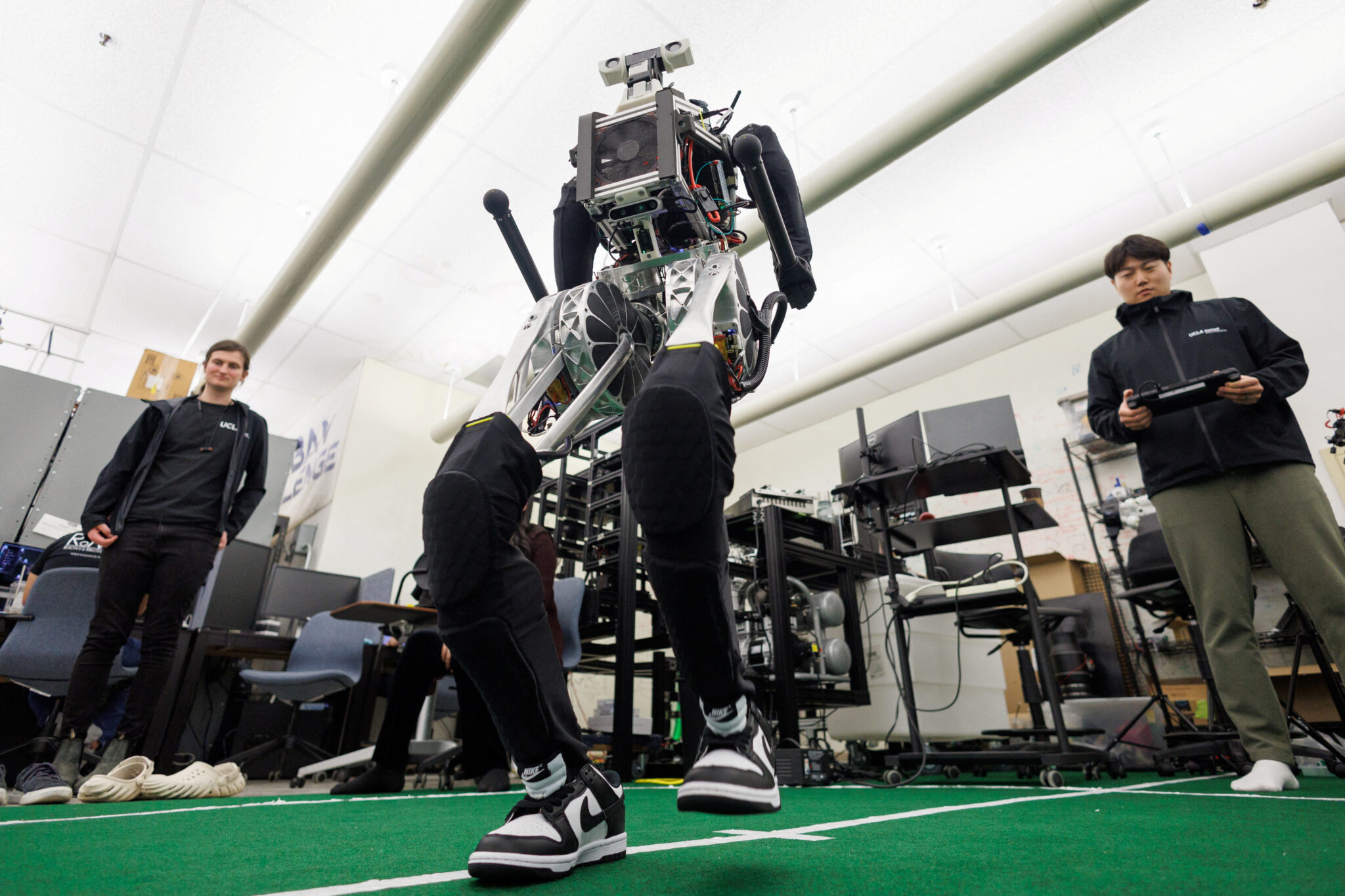 Del laboratorio a las canchas: Conoce a ARTEMIS, el robot futbolista ...