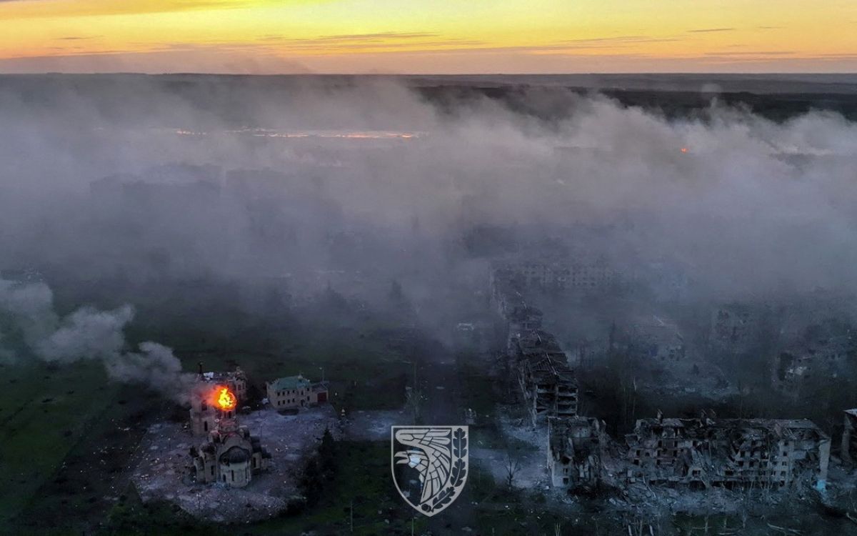 Rusia anuncia que Bajmut está bajo su control total | Aristegui Noticias