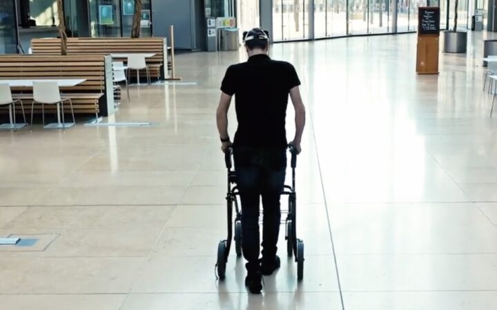 Una interfaz cerebro-ordenador con Inteligencia Artificial hace andar a ...