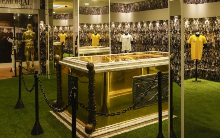 Abre sus puertas el Mausoleo de Pelé en Santos | Video | Aristegui Noticias