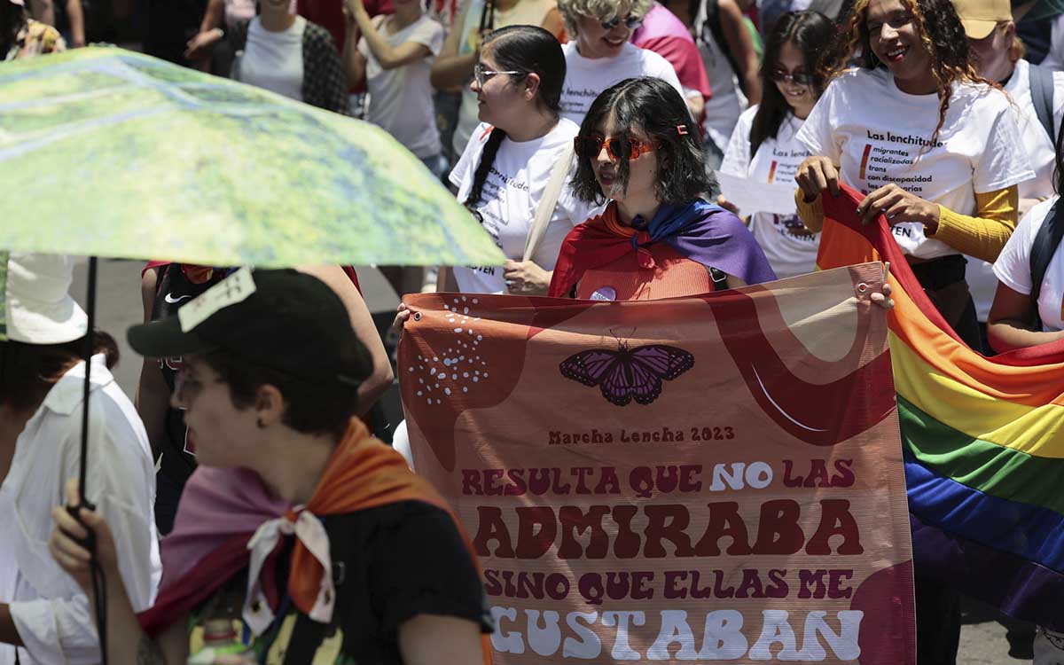 La 'Marcha Lencha' celebra su tercera edición en CDMX | Aristegui Noticias