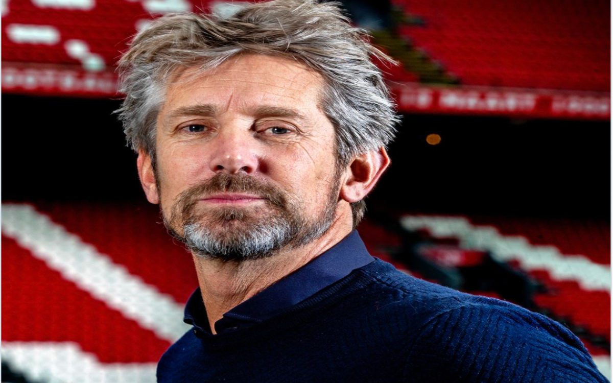 Permanece Edwin van der Sar en la Unidad de Cuidados Intensivos | Tuit ...