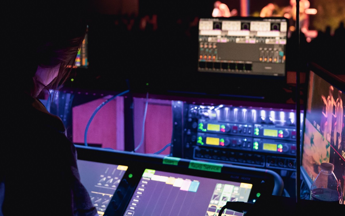 Meta lanza AudioCraft; IA para generar audio y música | Aristegui Noticias