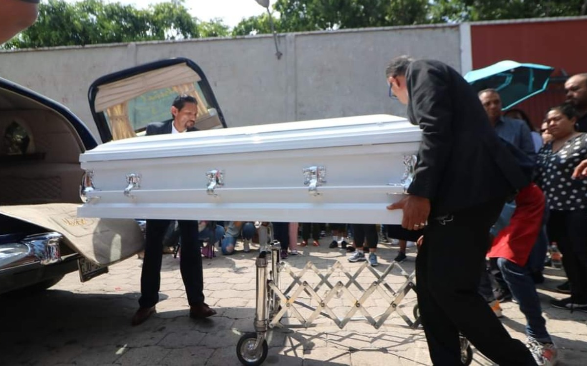 Dan el último adiós a Milagros Monserrat en León | Aristegui Noticias