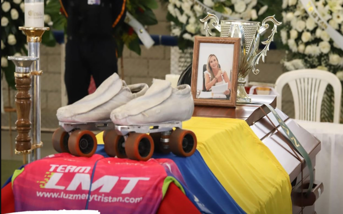 Dan último adiós a ex campeona mundial de patinaje, asesinada en Colombia | Video | Aristegui ...