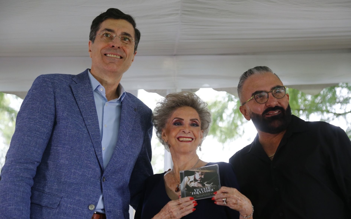 ¡Sigue siendo 'El Rey'! Lanzarán disco póstumo de Vicente Fernández con canciones inéditas ...