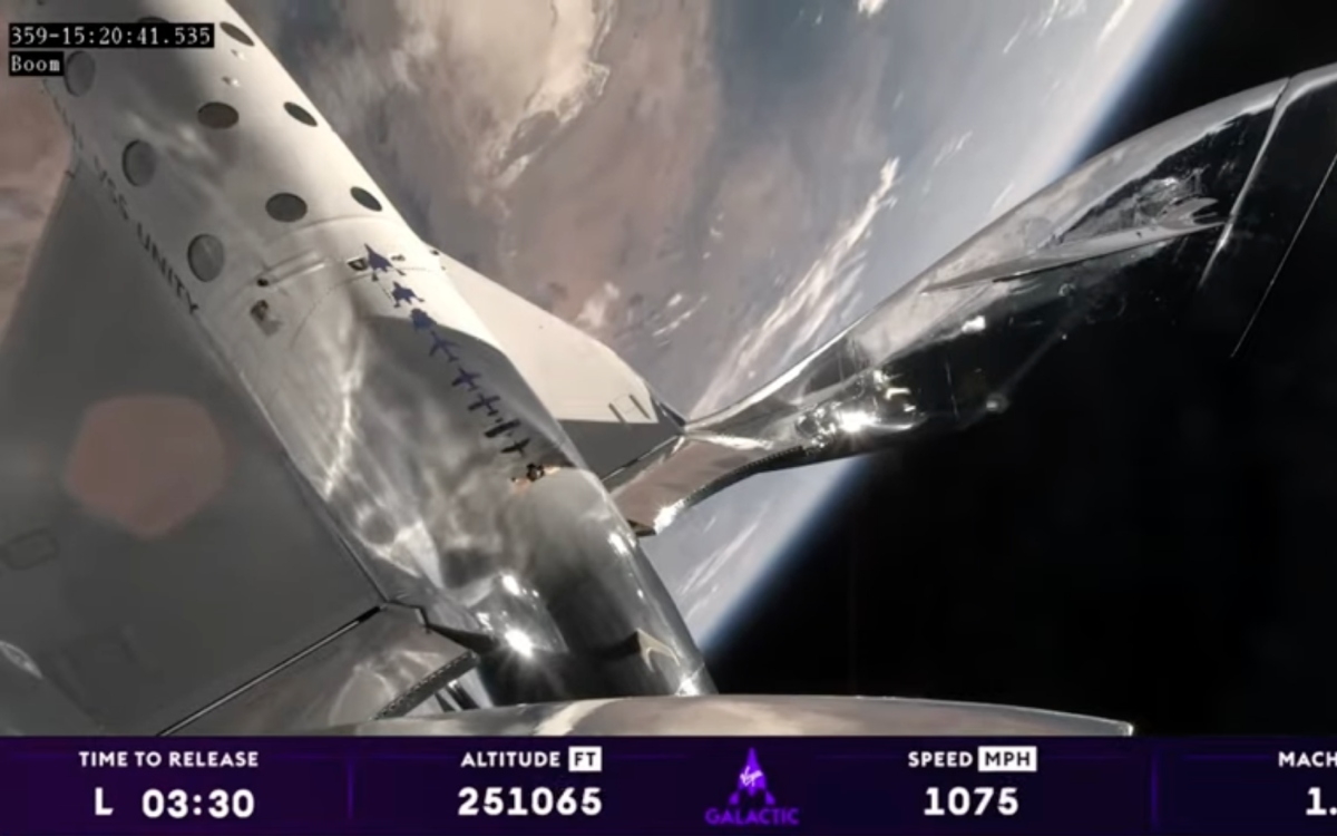 Video | Virgin Galactic realizó el primer vuelo con turistas al espacio ...
