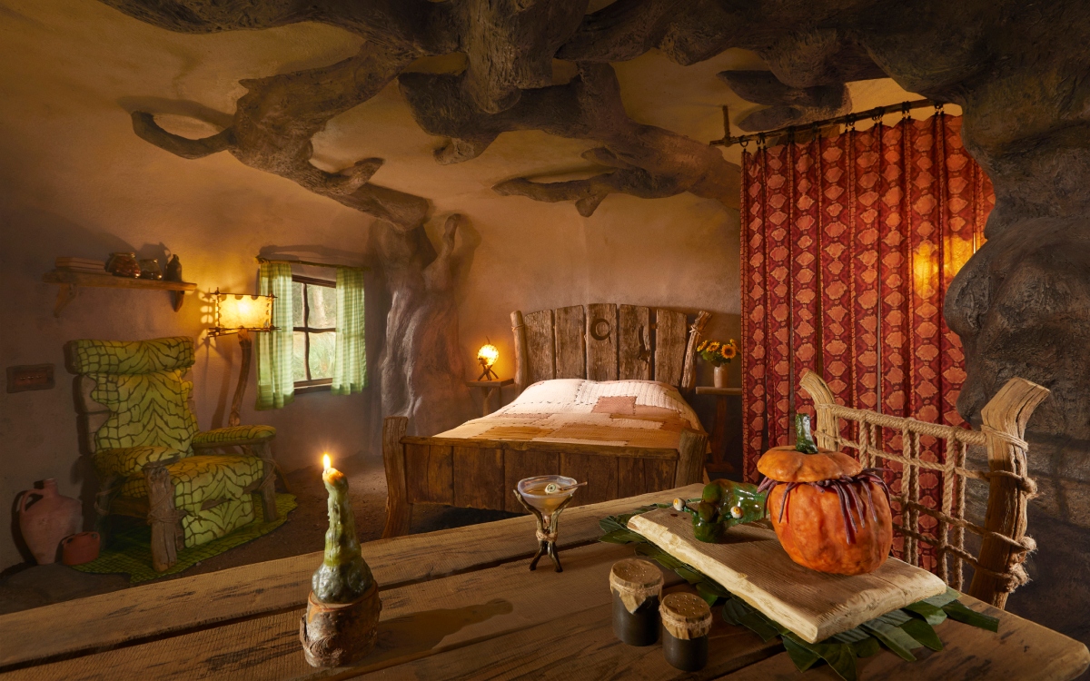 ¿Cómo es la casa de Shrek que se puede rentar en Airbnb? | Aristegui ...