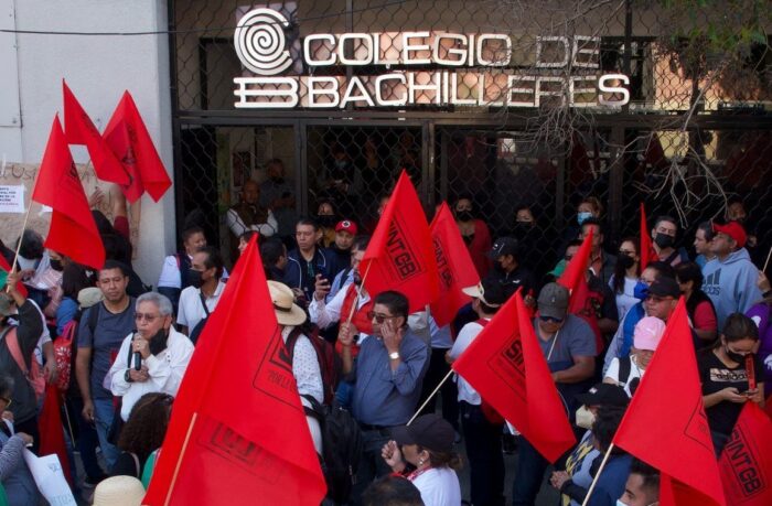 Levantan Huelga En El Colegio De Bachilleres 100 Mil Alumnos Regresan