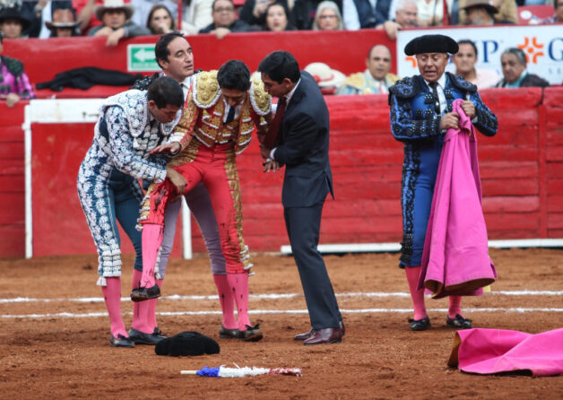 Torero sufre cornada en la Plaza México | Aristegui Noticias